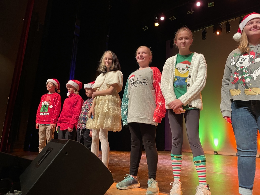 Live Feed | Howland Middle School